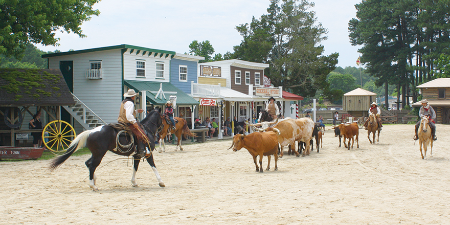 RV Resort in Berlin, MD - Sun Outdoors Frontier Town
