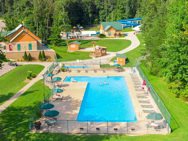 RV Resort in Santa Claus, IN - Sun Outdoors Lake Rudolph