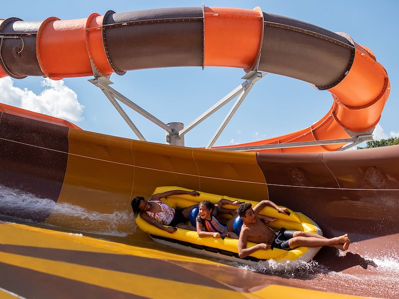 RV Resort in Santa Claus, IN - Sun Outdoors Lake Rudolph