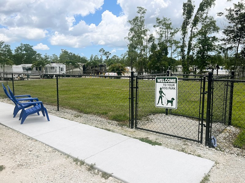 Amenities in Sun Retreats Naples East, Naples, FL