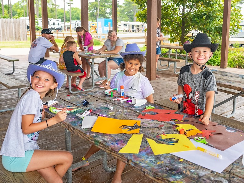 Amenities in Sun Outdoors Frontier Town, Berlin, MD