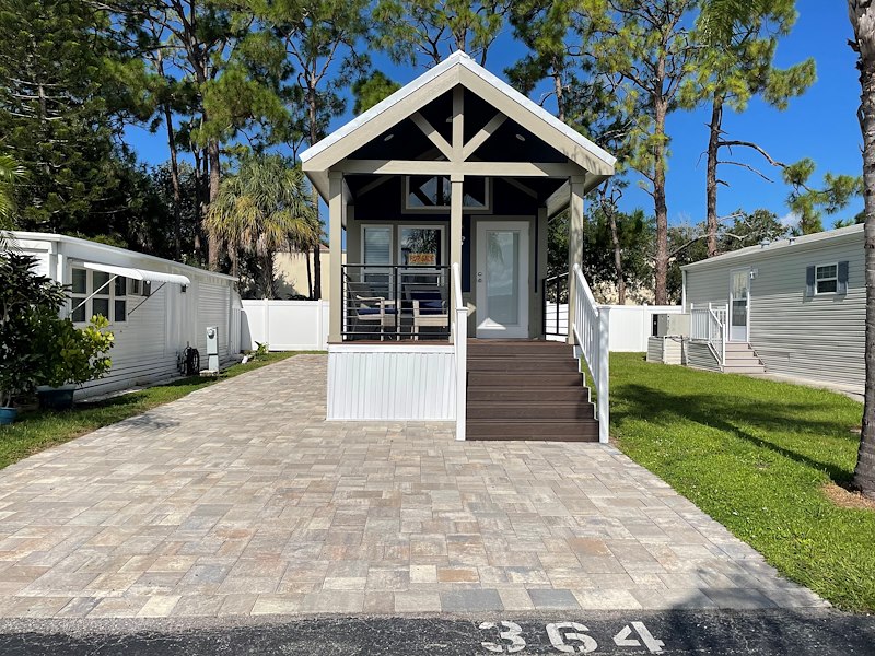 55+ RV Resort in Naples, FL - Lake San Marino RV Resort