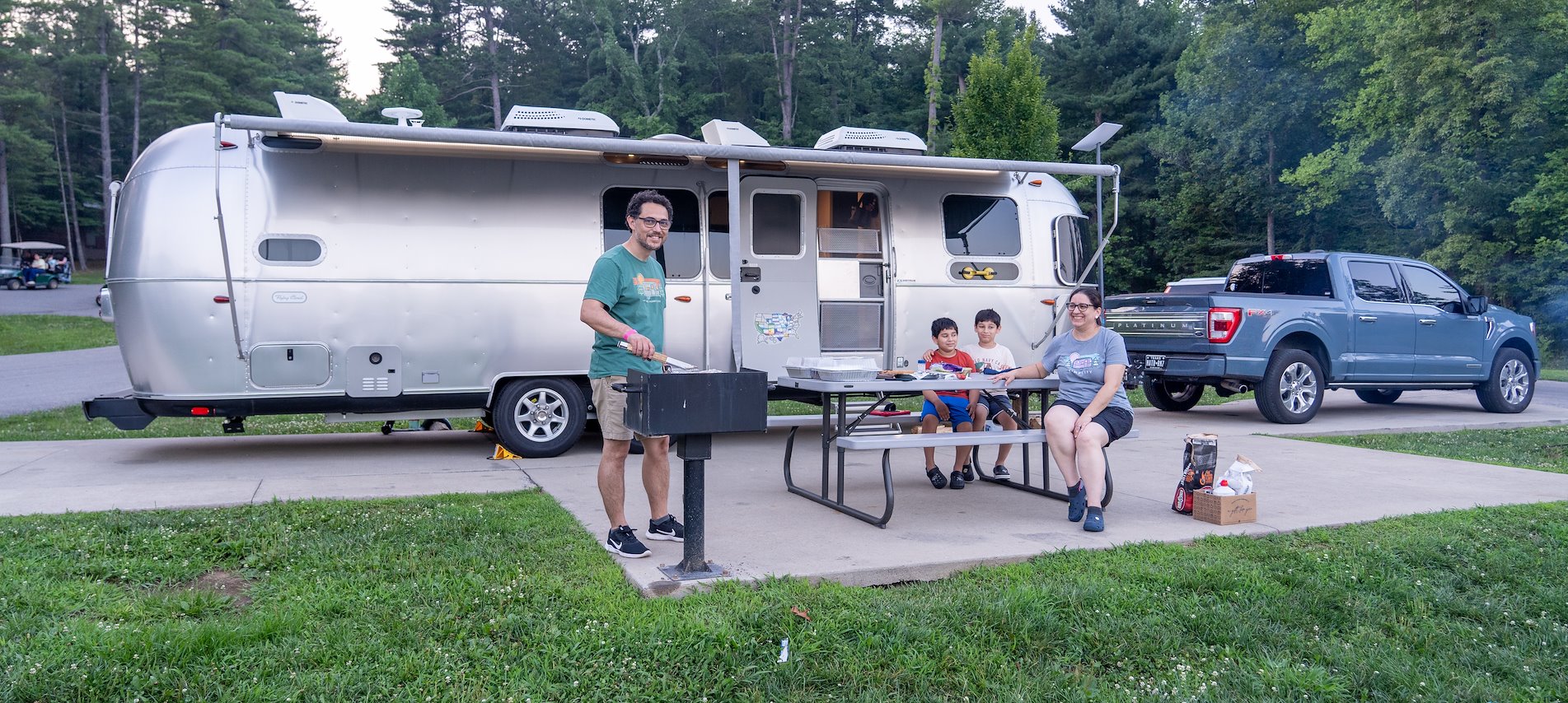 RV Resort in Santa Claus, IN - Sun Outdoors Lake Rudolph